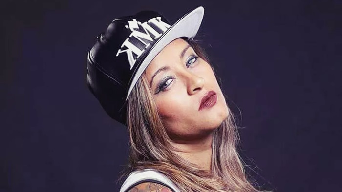 Confira a Entrevista da Rapper BellaDona para o "No Comando Dos Pratos"