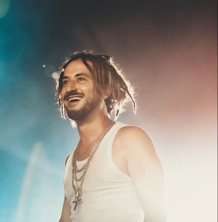 Ari prepara lançamento "Droga Dela"