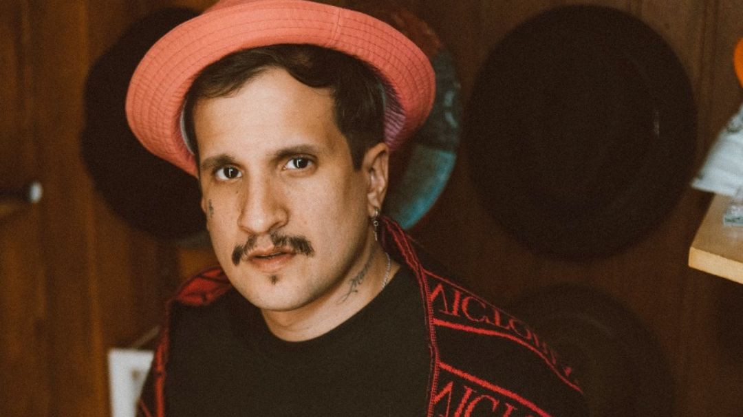 Rapper Spvic apresenta ao público EP solo “POCA MÍDIA” nesta sexta (29)