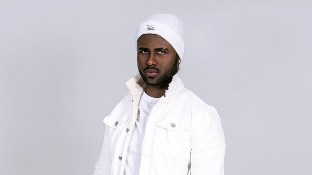 Aposta para o hip hop, cantor e compositor Tayh lança "24/7"