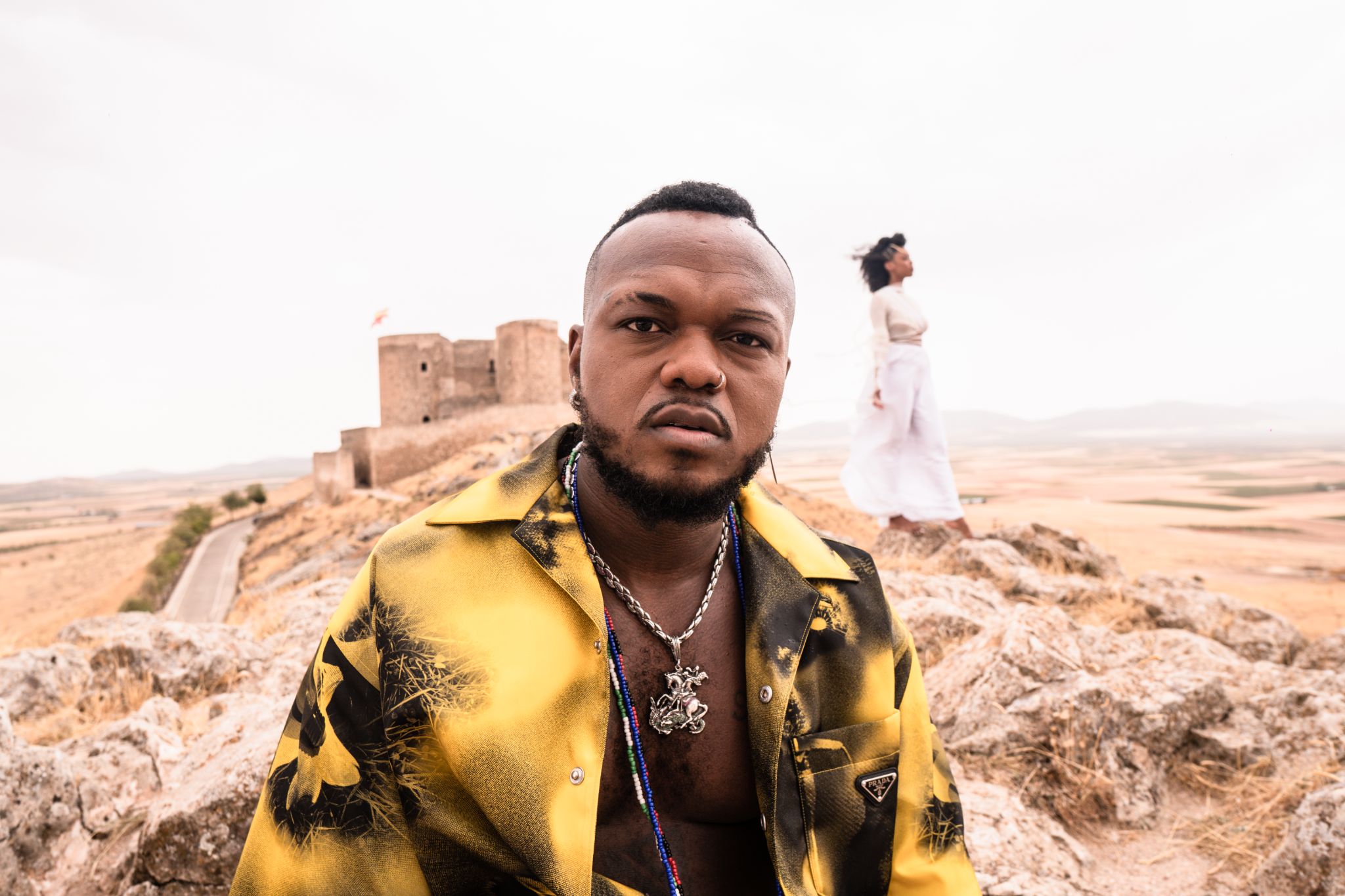 Djonga leva sua performance única para o YouTube em um show exclusivo!