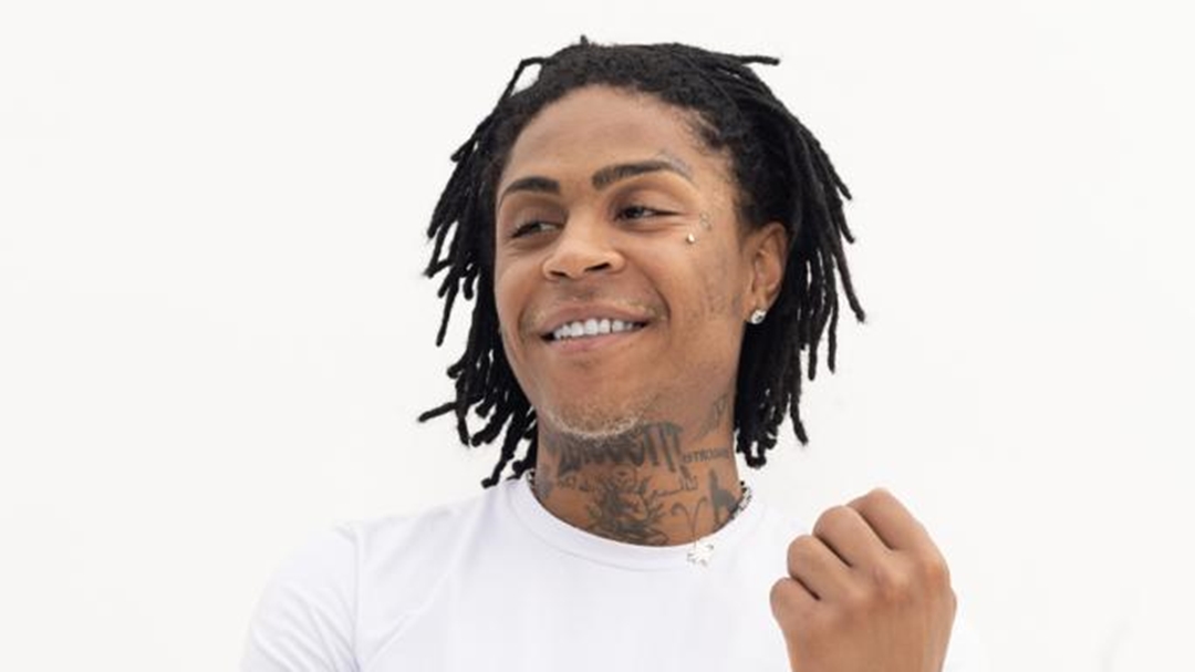 Após sucesso do álbum ZIMA, Aka Rasta renova contrato com a Symphonic