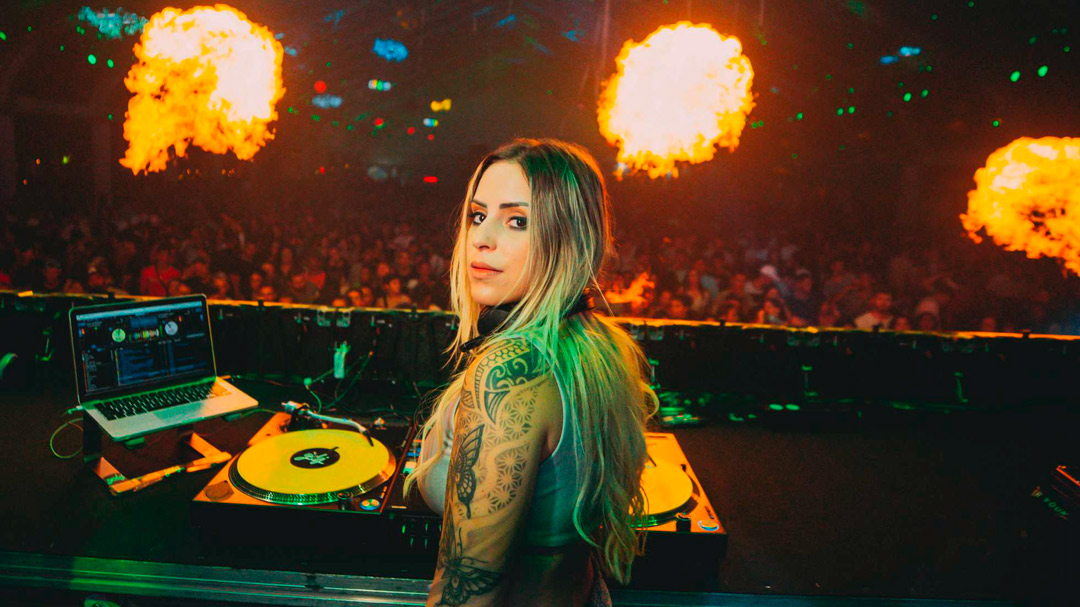 Conheça um pouco sobre a GABJ, DJ oficial do grupo de rap nacional Viela17