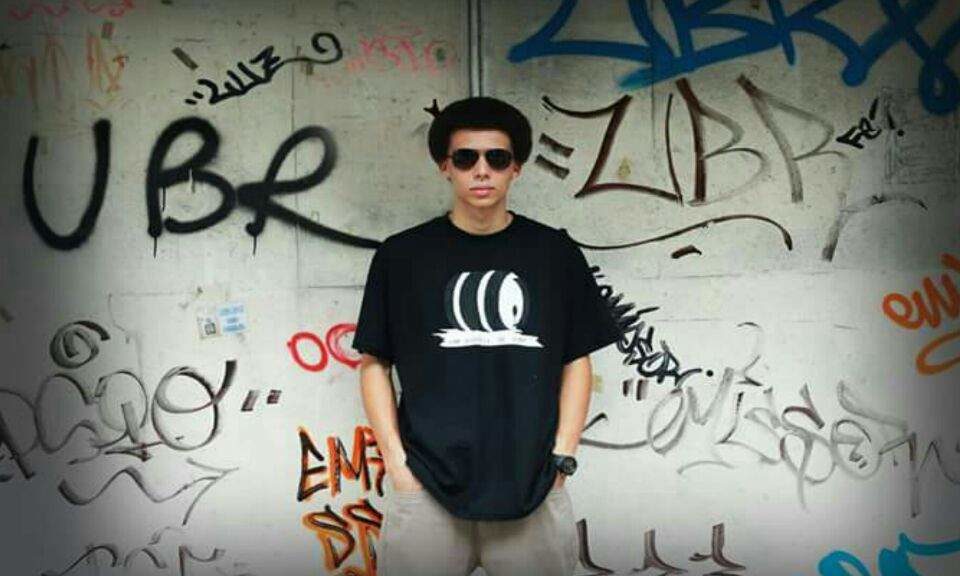 Rapper Oalicate (YANK) lança poema sincero intitulado "Uma noite fora ...