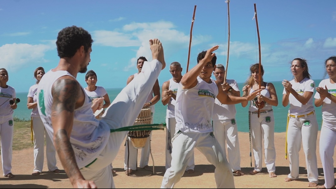 No clima das rodas de capoeira, Bruno Chelles lança single "Joga Menino ...