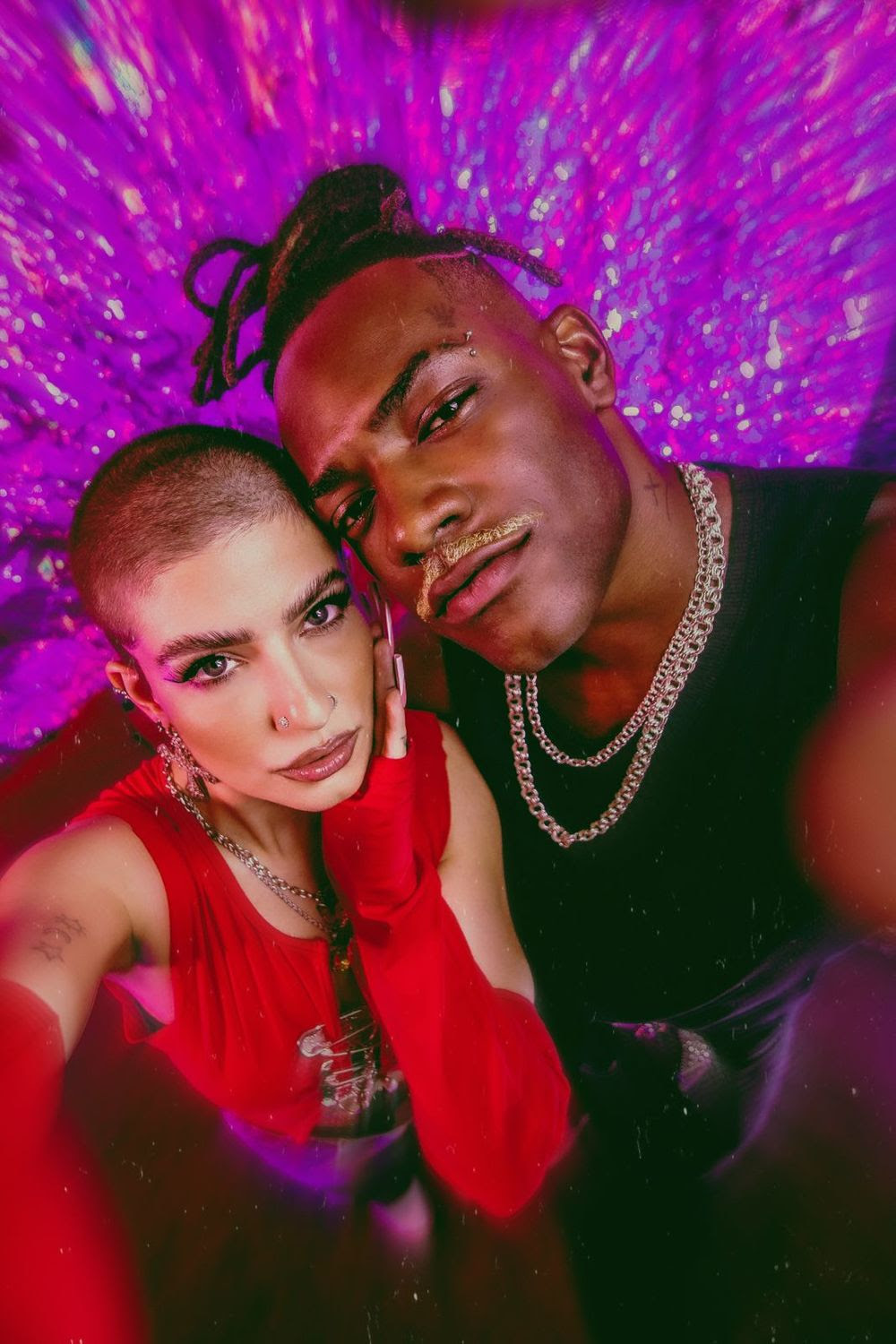 Clau anuncia parceria com Pelé Milflows após impactante comeback