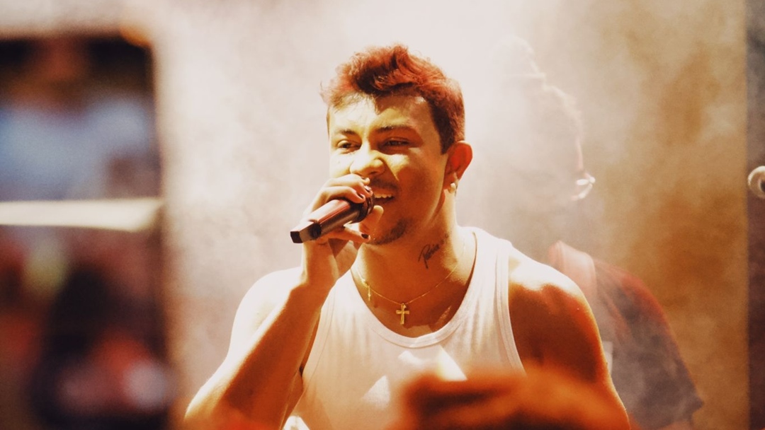 Xamã lança nova versão do sucesso “Deixe-me Ir”, gravada especialmente ...