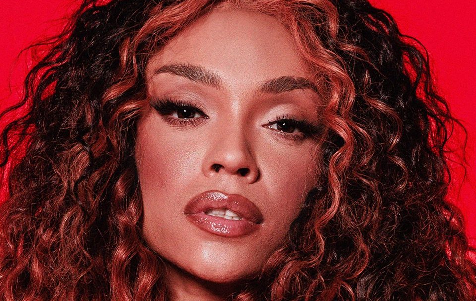Aísha lança novo hit "Vem me pegar"