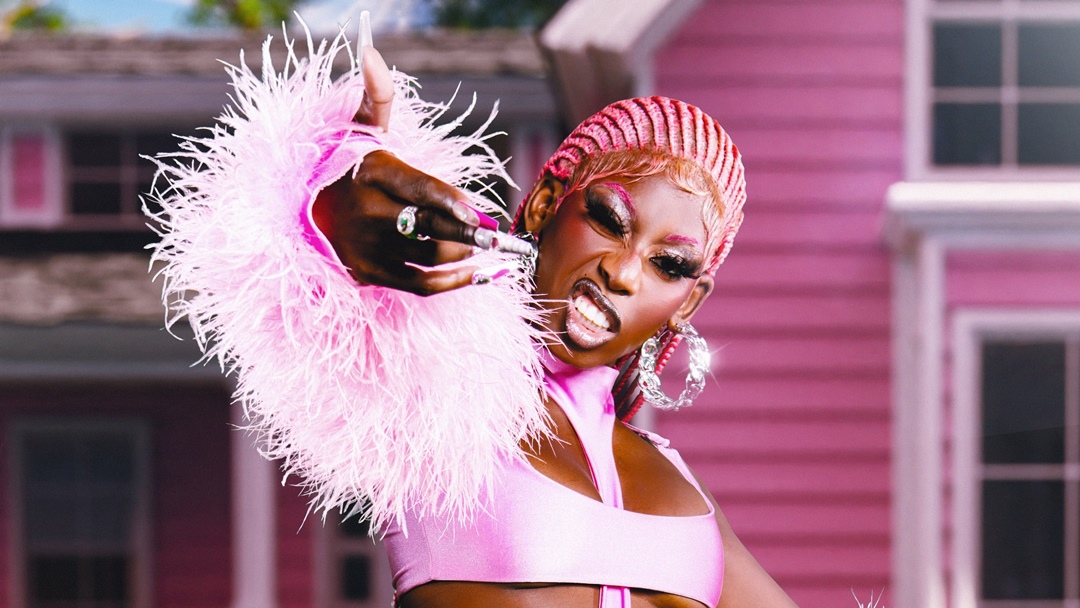 MC Soffia lança o clipe de "Ref Delas", faixa do álbum It Girl