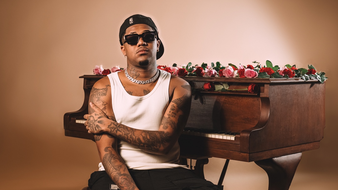 Confira o álbum do Chris MC com colaboração de Orochi, Caio Luccas e ...