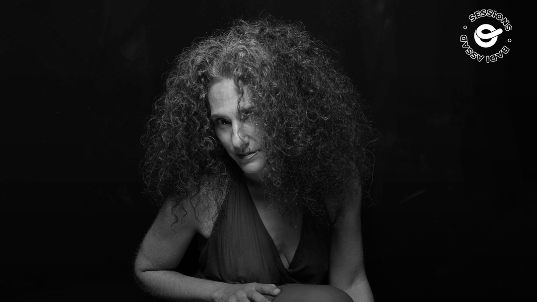 Badi Assad lança a canção "À Primeira Vista"