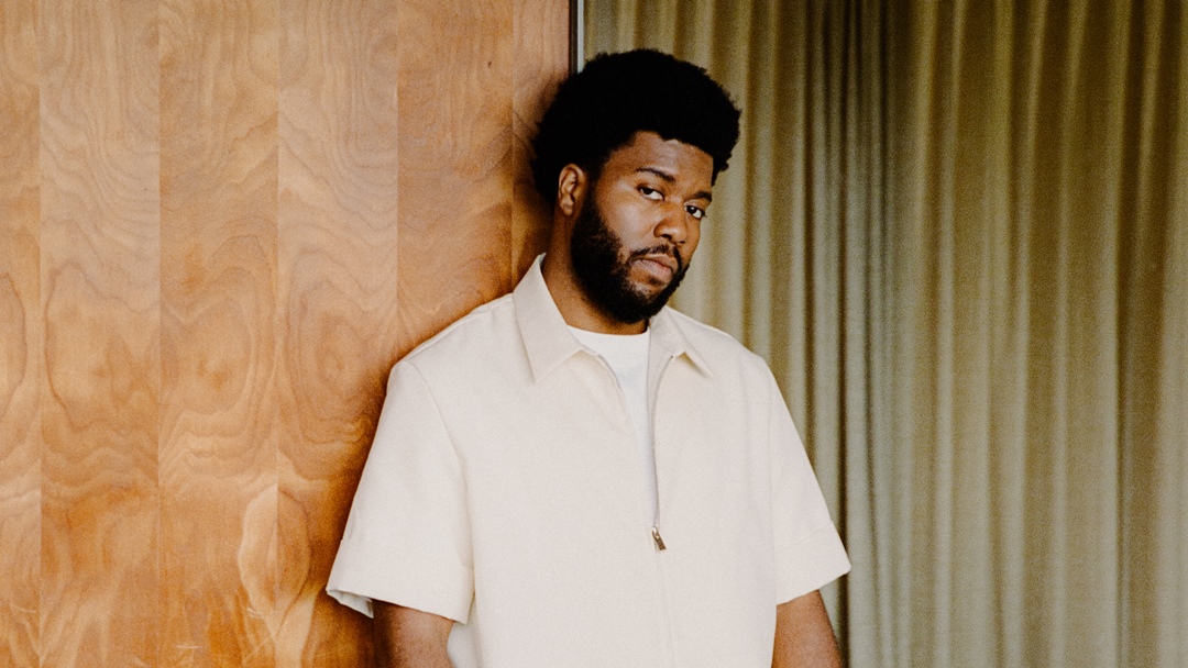Khalid lança novo single "Please Don't Fall In Love With Me"