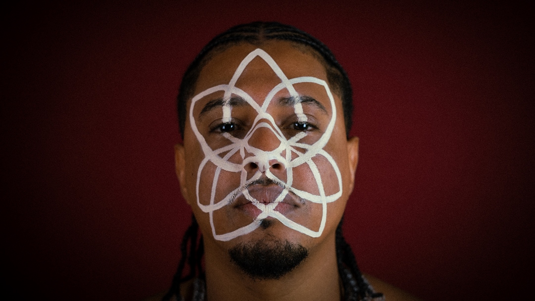 D$ Luqi assimila a influência do rock ao hip-hop em seu álbum de estreia