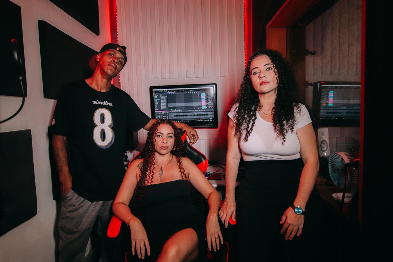 A’s Trinca celebra 10 anos de trajetória e anuncia EP “Carpe Diem” com ...